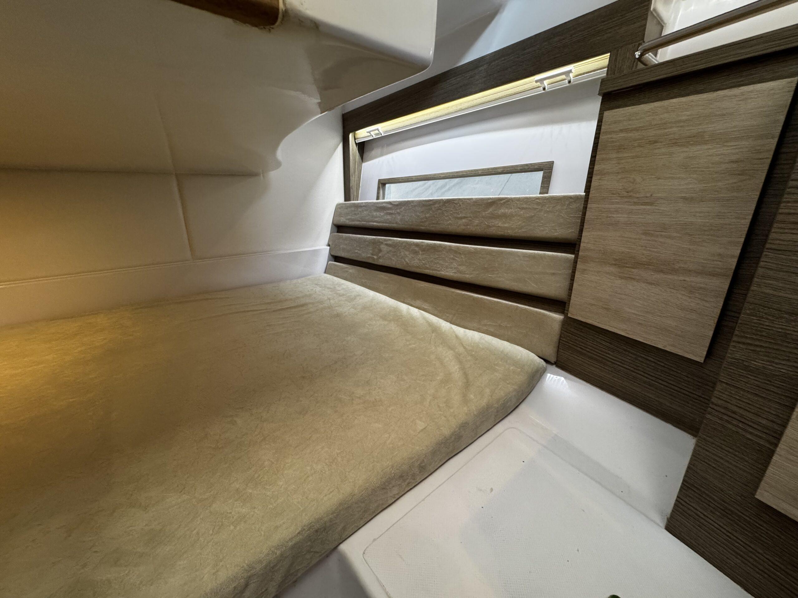 Lancer 300 , com mercruiser ZERO – Web Barcos