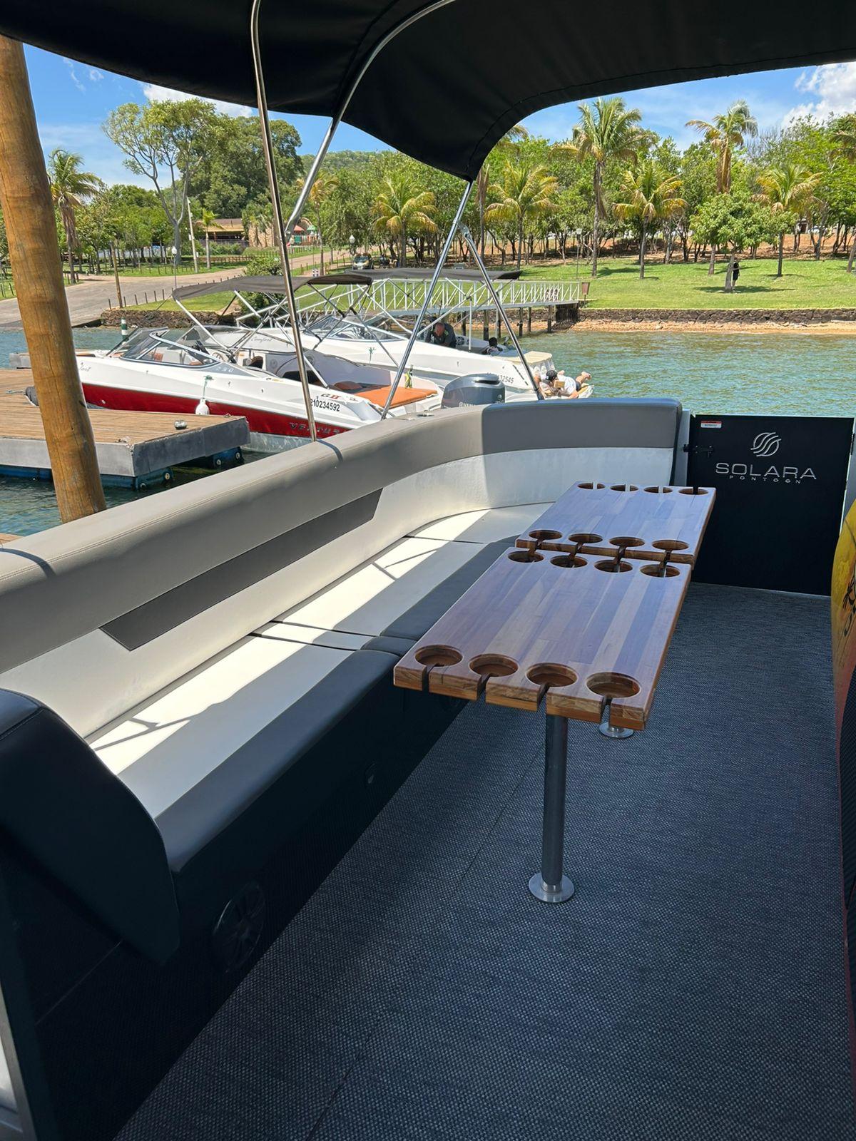Barco Pontoon Solara ano 2022 Novíssimo – Web Barcos